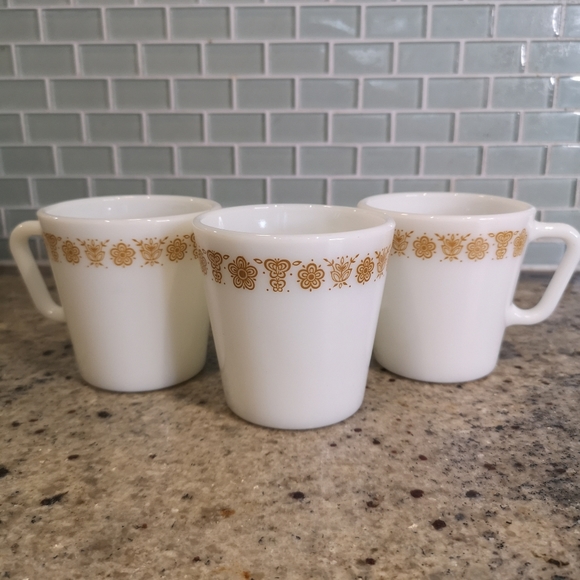 Pyrex | Kitchen | Set Of 3 Vintage Pyrex Milk Glass Gold Butterfly ...